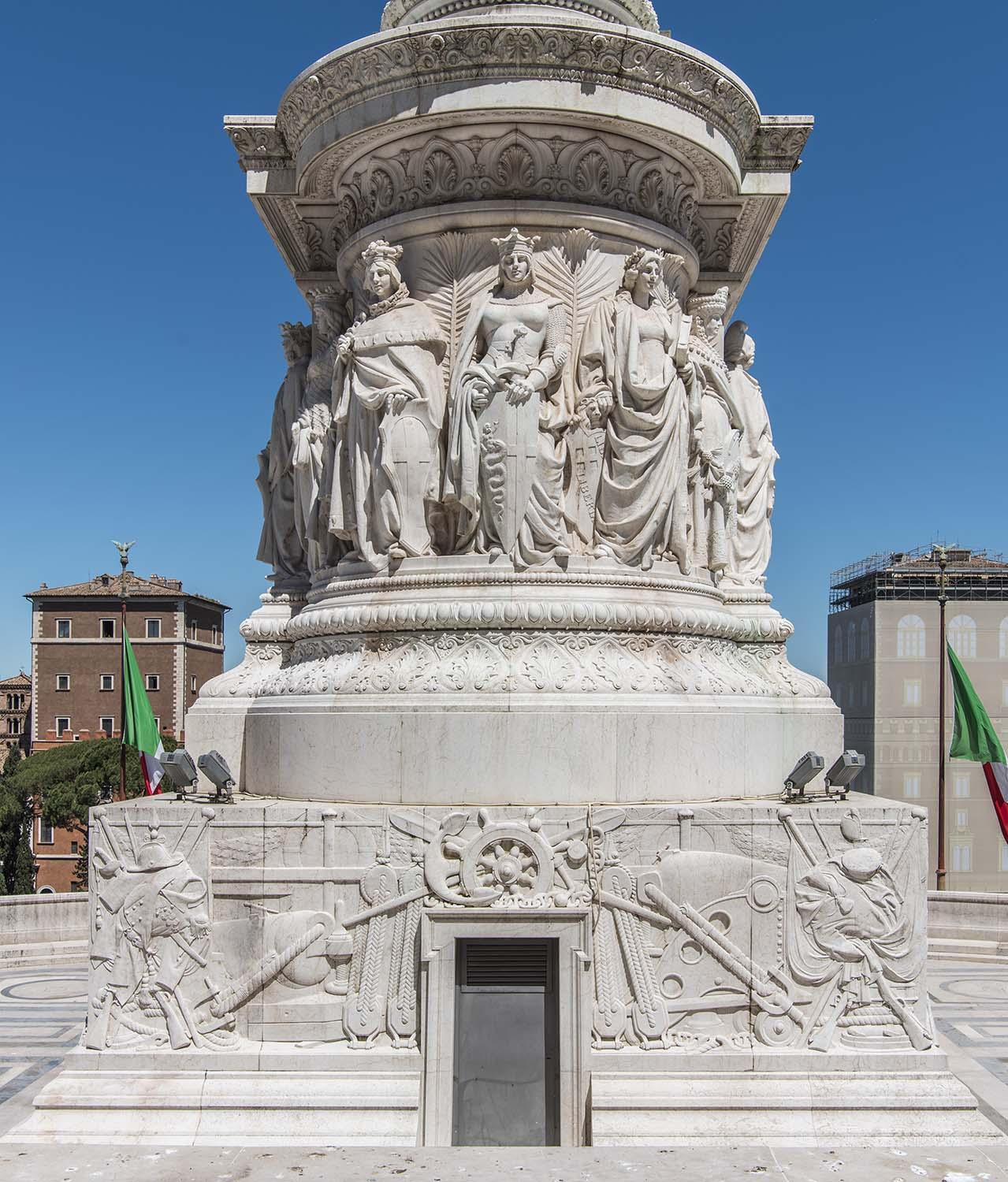The statue of Victor Emanuel II on horseback and its base | Vittoriano
